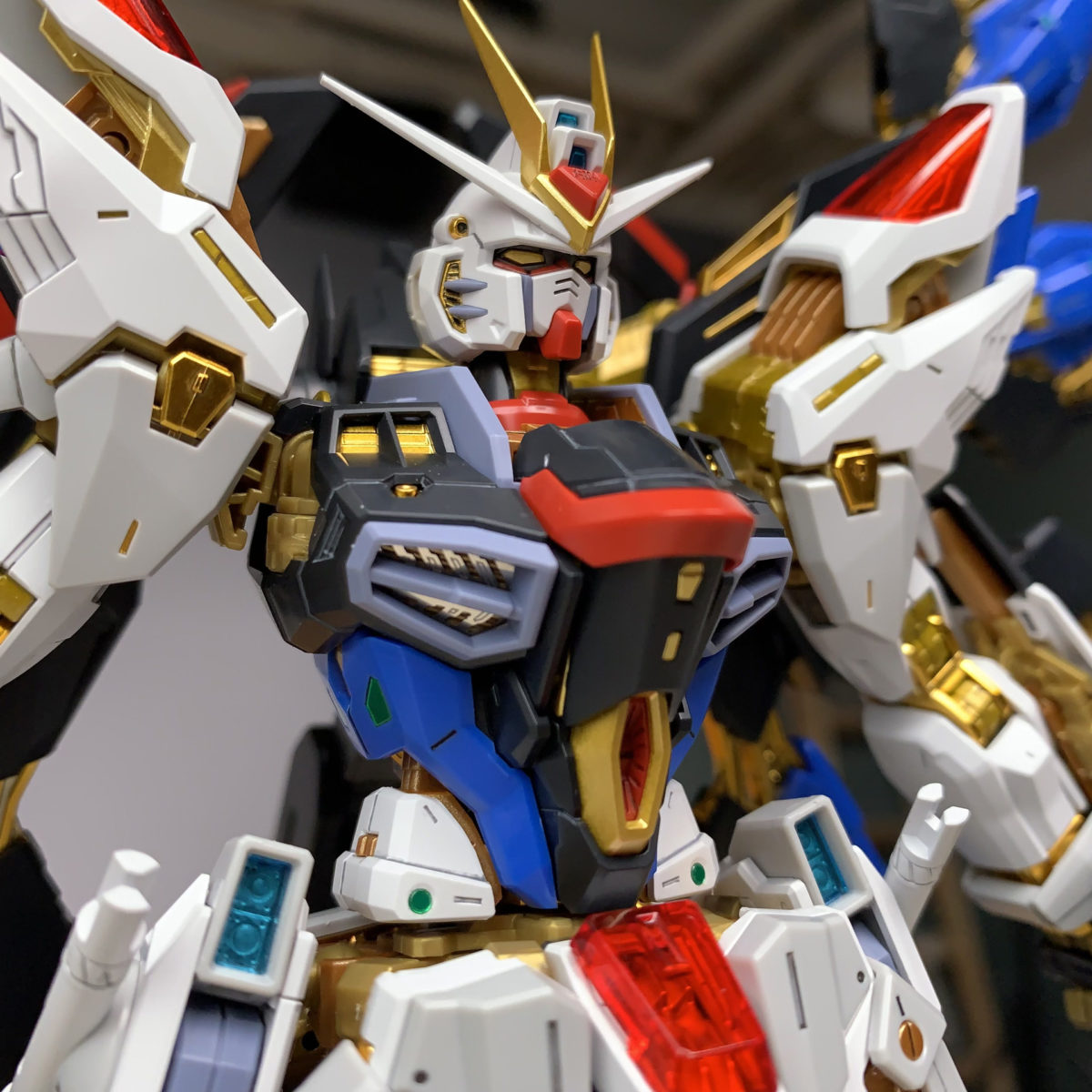 【素組】MGEX 突擊自由高達 完成度直迫 PG 級 - PCM