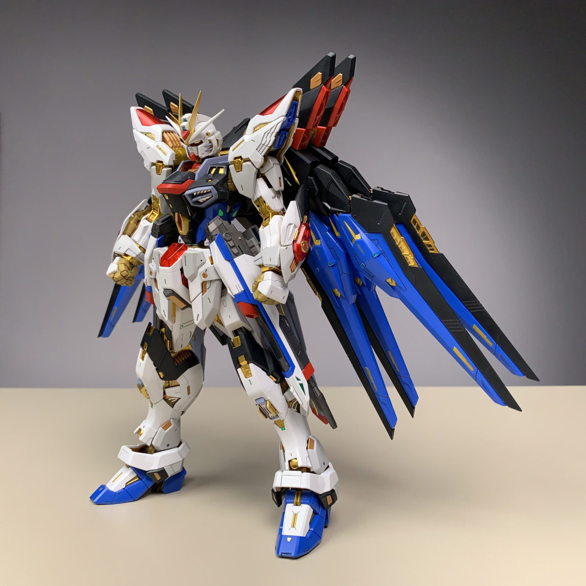 【素組】MGEX 突擊自由高達 完成度直迫 PG 級 - PCM