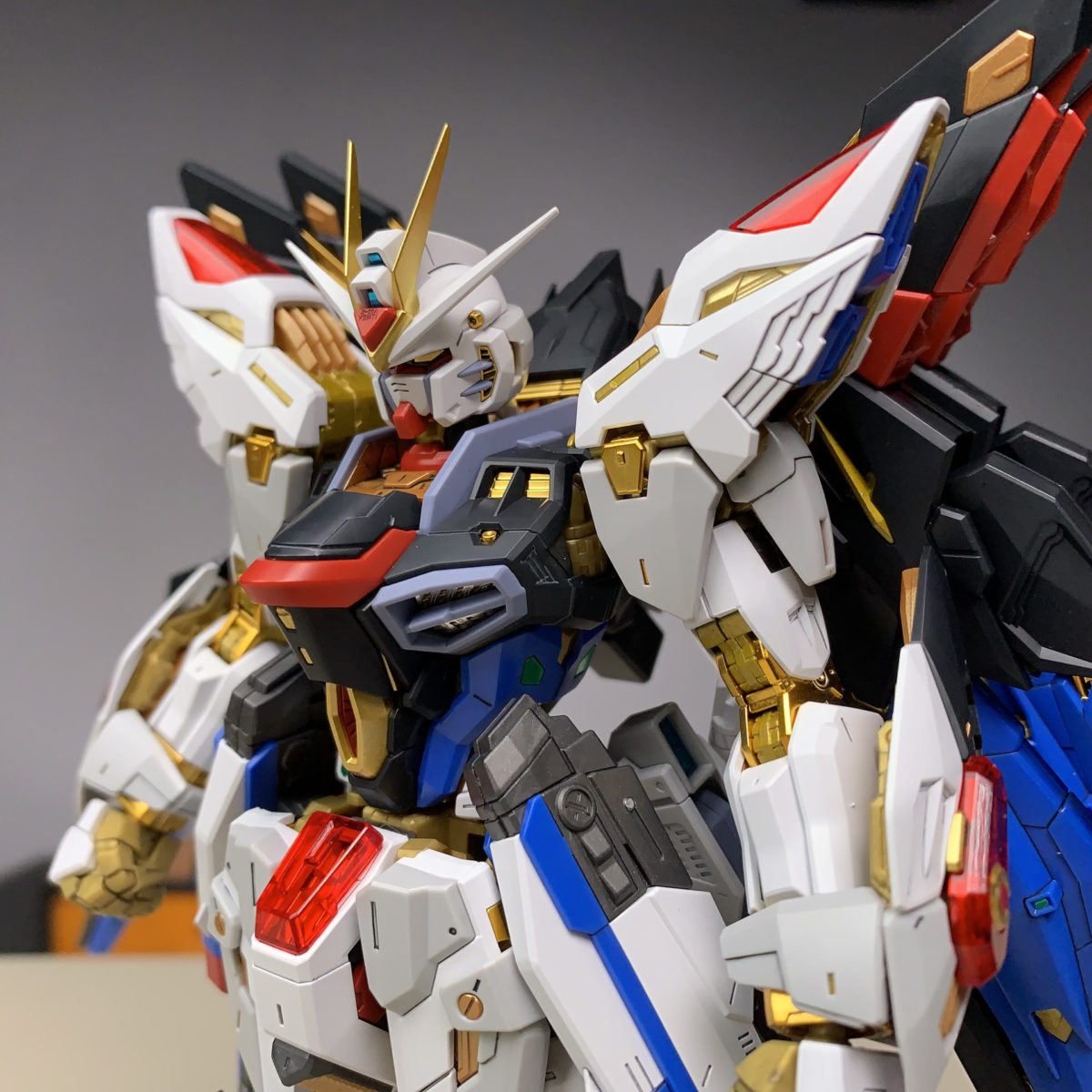 【素組】MGEX 突擊自由高達 完成度直迫 PG 級 - PCM