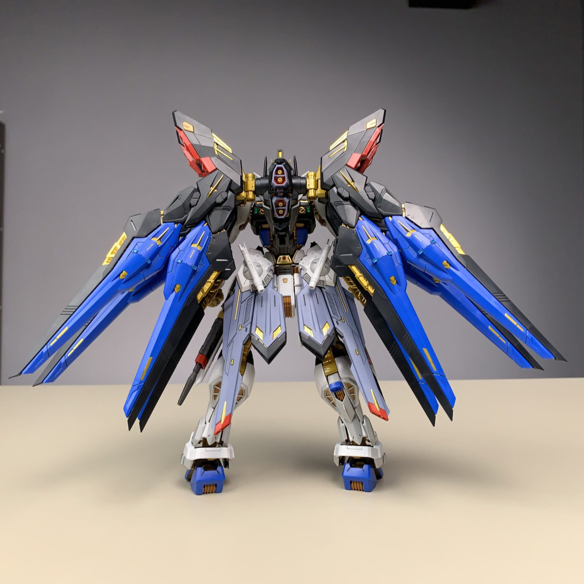 【素組】MGEX 突擊自由高達 完成度直迫 PG 級 - PCM