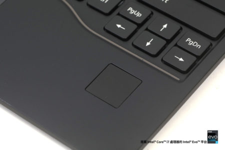Fujitsu LIFEBOOK U9 系列手提電腦 極致輕薄多功能 + 日本製造 - PCM