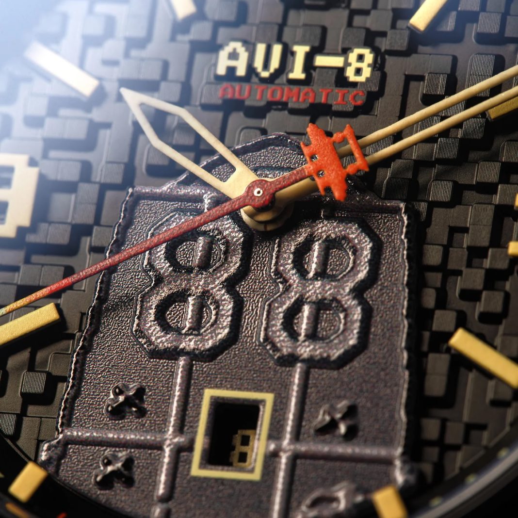 英腕錶品牌聯乘 Capcom 經典射擊遊戲《1942》戴上手 - PCM