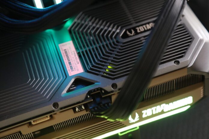 無限之鏡製 ZOTAC GAMING GeForce RTX 5070 Ti AMP Extreme INFINITY - PCM