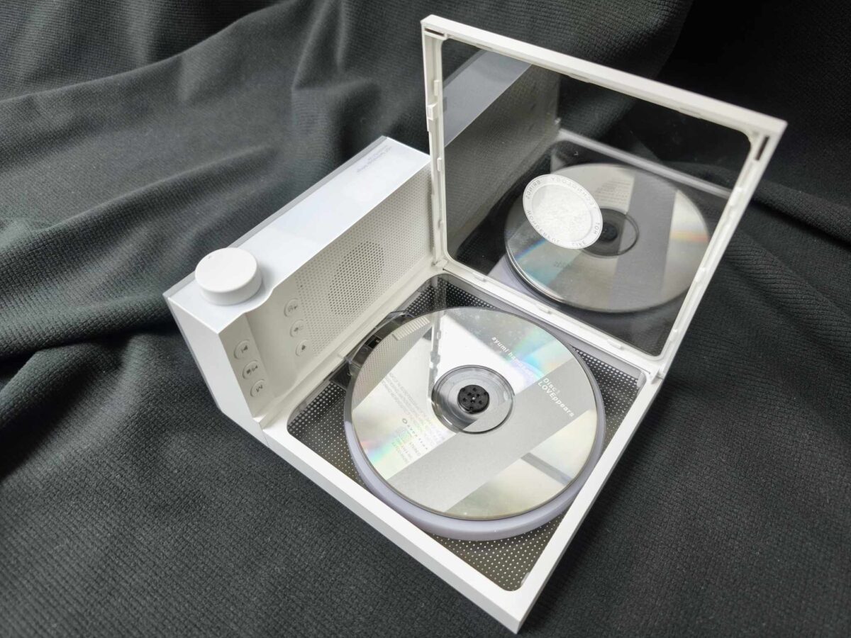 簡約設計 + CD 轉錄 + RGB 燈效・HoTT 多功能 CD player - PCM