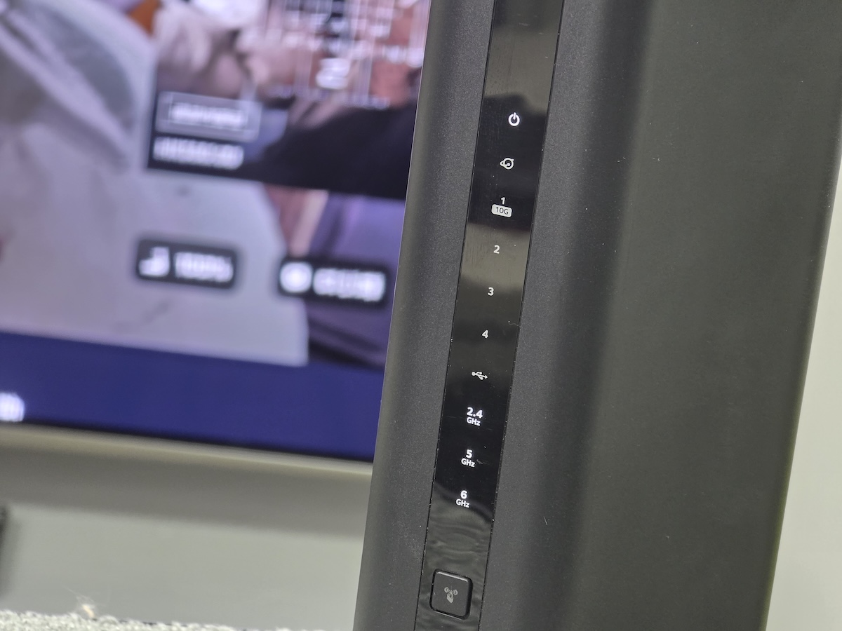 NETGEAR Nighthawk RS600 實測！BE18000 三頻 x 雙 10Gbps 埠！ - PCM