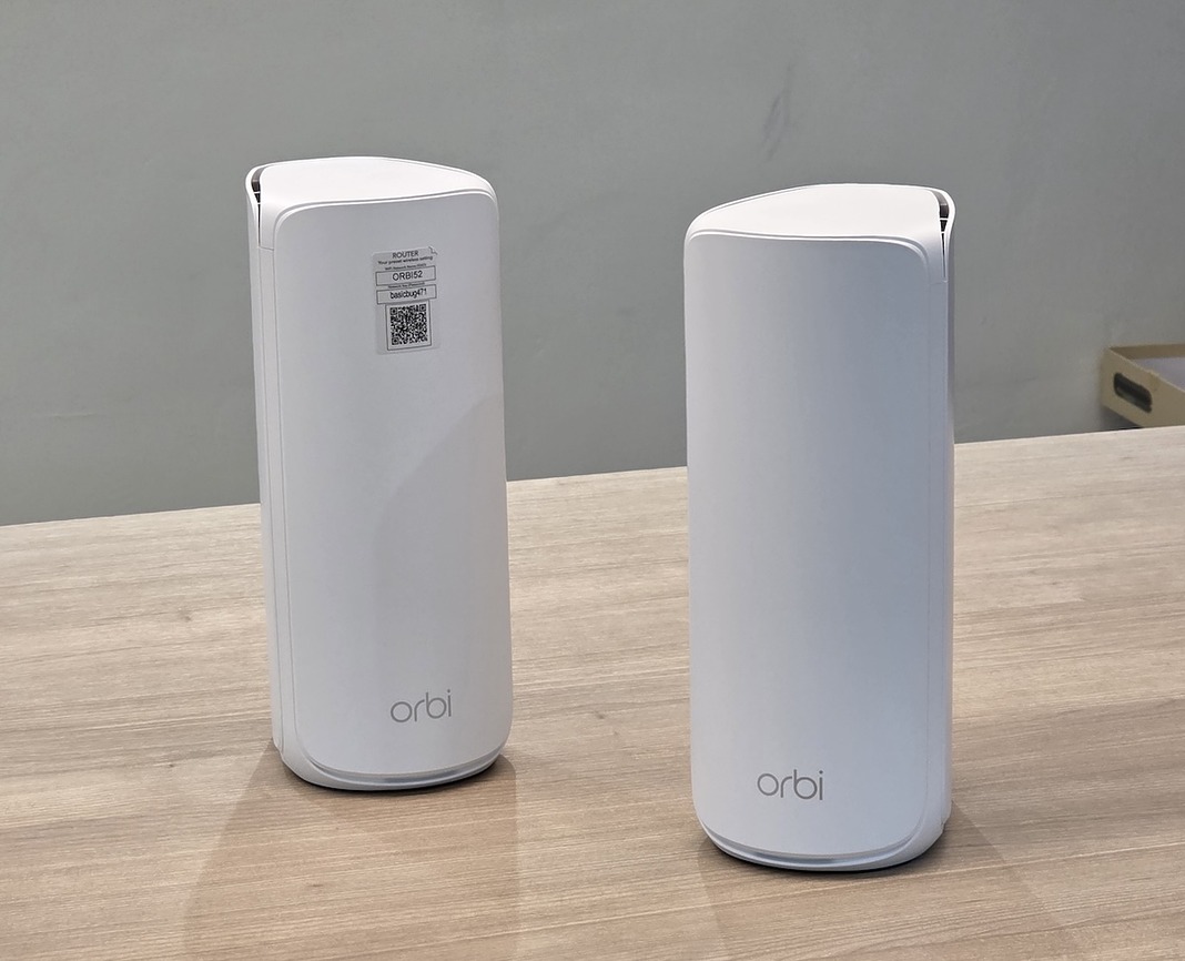 NETGEAR Orbi 870 實測！BE21000 三頻．10Gbps 有線 Mesh Wi-Fi！ - PCM